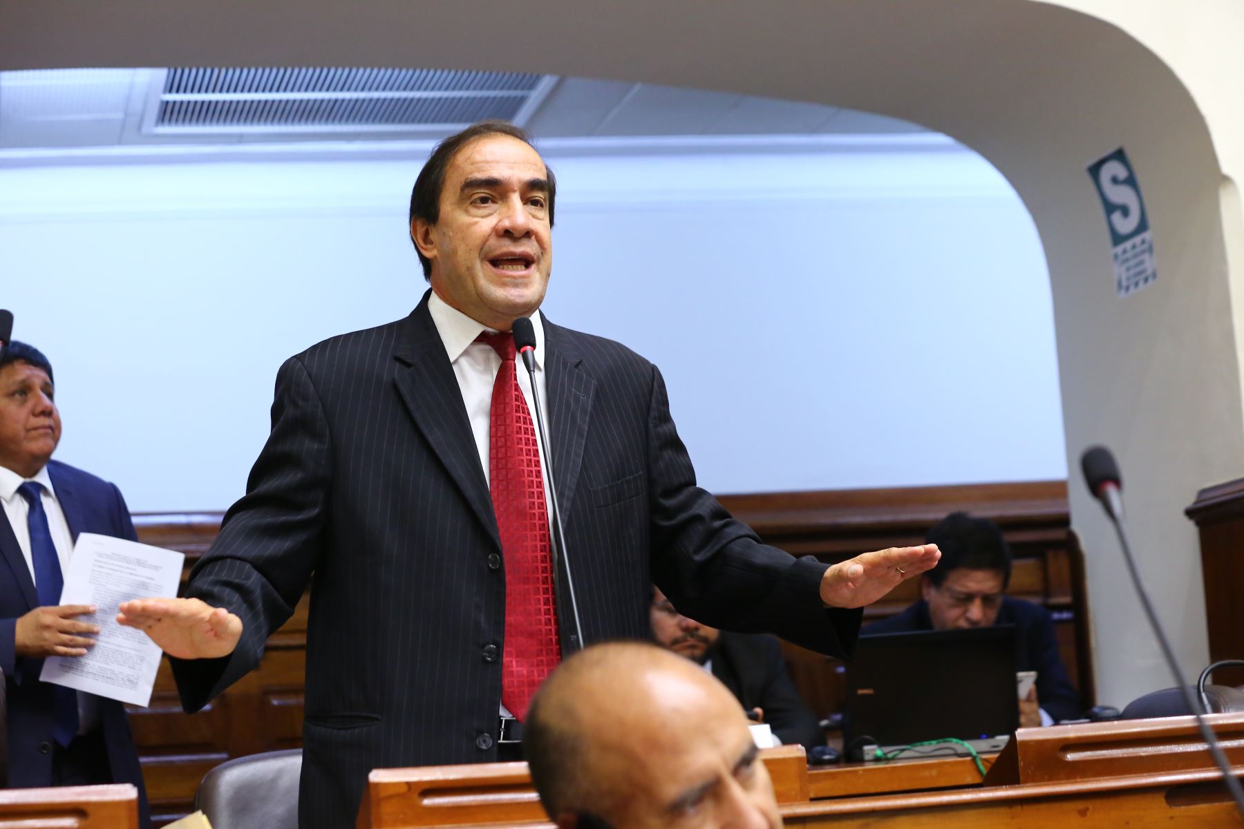 Situación de congresista Yonhy Lescano se define en sesión de Comisión ...